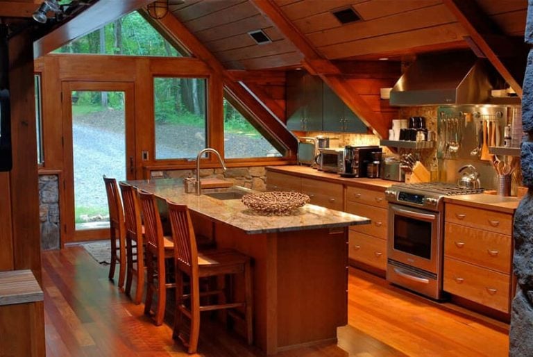11 Cabin Kitchen Ideas for a Rustic Mountain Retreat